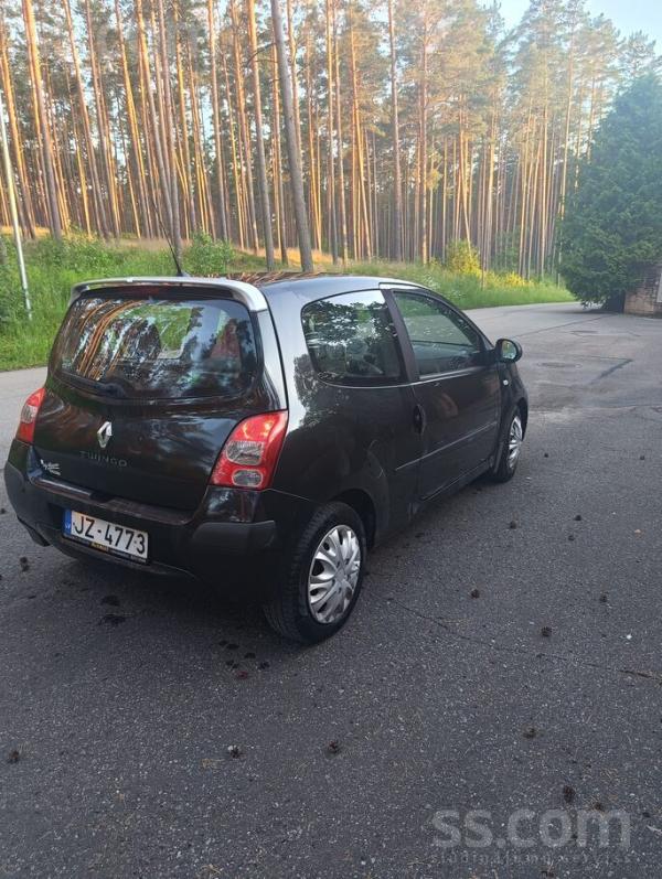 Melns Renault Twingo 2009 Rīga, ar dzinēja tilpumu 1.20 L un nobraukumu 177 tūkst. km par 1500 €, foto 4 vietnē AUTOMOTO.COM.LV