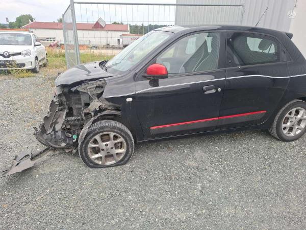 Black Renault Twingo 2019 in Rokiskis, with an engine capacity of 0.90 L and mileage of 70 thousand km for 3000 €, photo 3 on AUTOMOTO.COM.LV