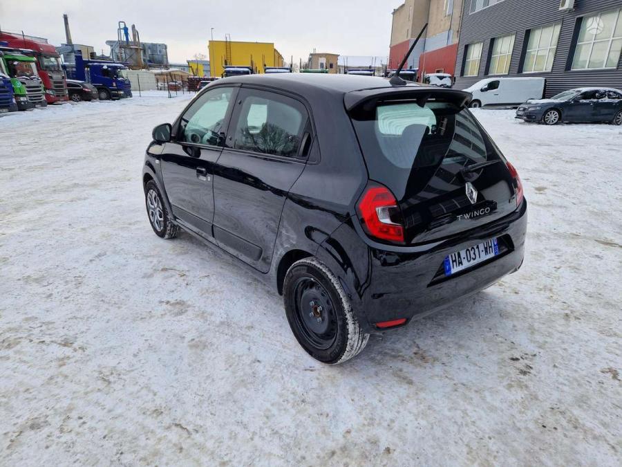 Black Renault Twingo 2024 in Taurage, with an engine capacity of 0.00 L and mileage of 7 thousand km for 7700 €, photo 6 on AUTOMOTO.COM.LV