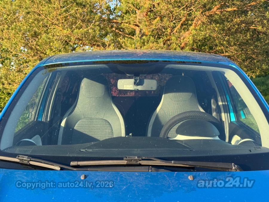 Zils Renault Twingo 2014 Tartu, ar dzinēja tilpumu 0.00 L un nobraukumu 155 tūkst. km par 4500 €, foto 9 vietnē AUTOMOTO.COM.LV