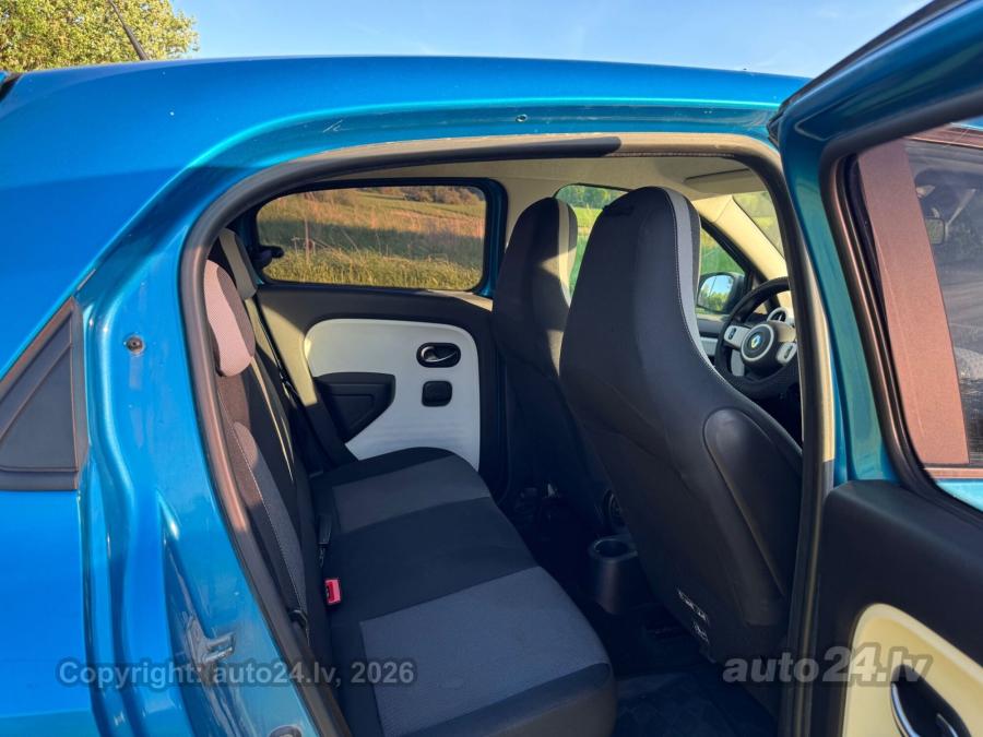 Zils Renault Twingo 2014 Tartu, ar dzinēja tilpumu 0.00 L un nobraukumu 155 tūkst. km par 4500 €, foto 15 vietnē AUTOMOTO.COM.LV