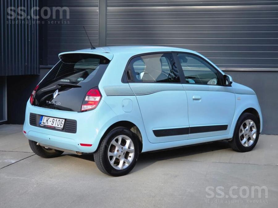 Green Renault Twingo 2015 in Riga, with an engine capacity of 1.00 L and mileage of 81 thousand km for 5500 €, photo 9 on AUTOMOTO.COM.LV