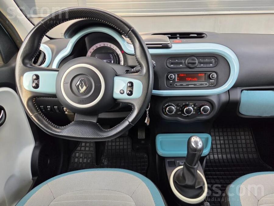 Green Renault Twingo 2015 in Riga, with an engine capacity of 1.00 L and mileage of 81 thousand km for 5500 €, photo 13 on AUTOMOTO.COM.LV