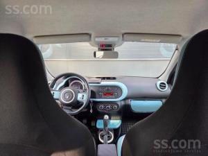 Green Renault Twingo 2015 in Riga, with an engine capacity of 1.00 L and mileage of 81 thousand km for 5500 €, photo 21 on AUTOMOTO.COM.LV