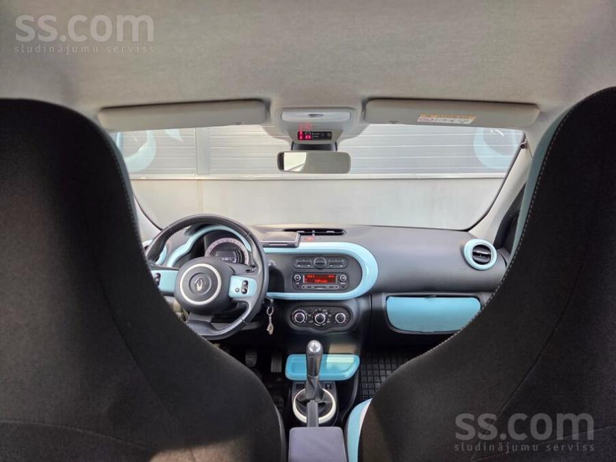 Green Renault Twingo 2015 in Riga, with an engine capacity of 1.00 L and mileage of 81 thousand km for 5500 €, photo 21 on AUTOMOTO.COM.LV
