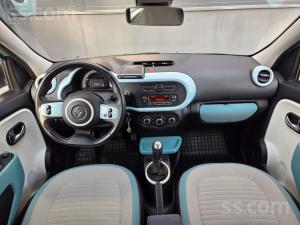 Green Renault Twingo 2015 in Riga, with an engine capacity of 1.00 L and mileage of 81 thousand km for 5500 €, photo 22 on AUTOMOTO.COM.LV
