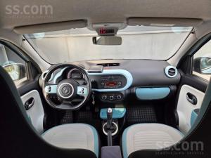 Green Renault Twingo 2015 in Riga, with an engine capacity of 1.00 L and mileage of 81 thousand km for 5500 €, photo 23 on AUTOMOTO.COM.LV