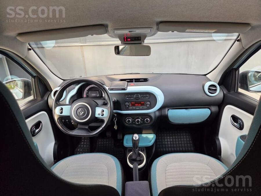 Green Renault Twingo 2015 in Riga, with an engine capacity of 1.00 L and mileage of 81 thousand km for 5500 €, photo 23 on AUTOMOTO.COM.LV
