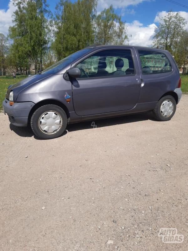 Pelēks Renault Twingo 1998 Šauļi, ar dzinēja tilpumu 1.10 L un nobraukumu 0 tūkst. km par 1250 €, foto 1 vietnē AUTOMOTO.COM.LV