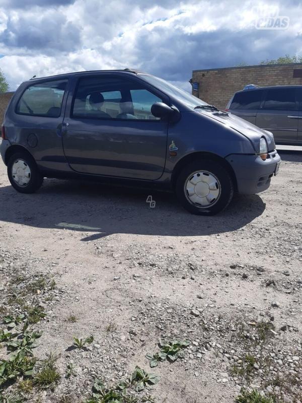 Pelēks Renault Twingo 1998 Šauļi, ar dzinēja tilpumu 1.10 L un nobraukumu 0 tūkst. km par 1250 €, foto 2 vietnē AUTOMOTO.COM.LV