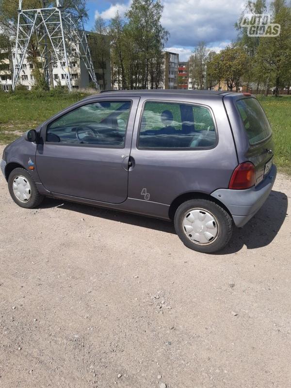 Pelēks Renault Twingo 1998 Šauļi, ar dzinēja tilpumu 1.10 L un nobraukumu 0 tūkst. km par 1250 €, foto 3 vietnē AUTOMOTO.COM.LV