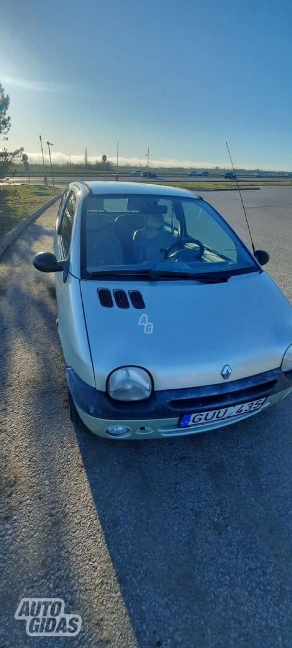 Pelēks Renault Twingo 1999 Klaipėda, ar dzinēja tilpumu 1.10 L un nobraukumu 218 tūkst. km par 1350 €, foto 1 vietnē AUTOMOTO.COM.LV