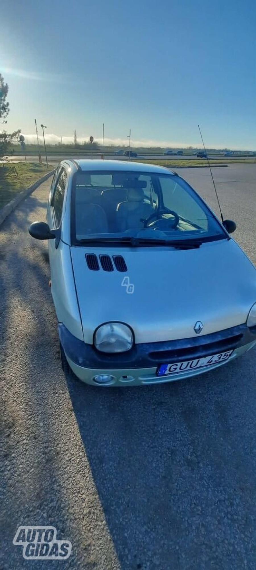 Pelēks Renault Twingo 1999 Klaipėda, ar dzinēja tilpumu 1.10 L un nobraukumu 218 tūkst. km par 1350 €, foto 1 vietnē AUTOMOTO.COM.LV