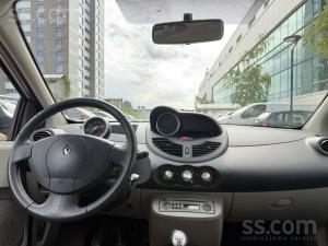 Pelēks Renault Twingo 2007 Rīga, ar dzinēja tilpumu 1.10 L un nobraukumu 0 tūkst. km par 2300 €, foto 6 vietnē AUTOMOTO.COM.LV