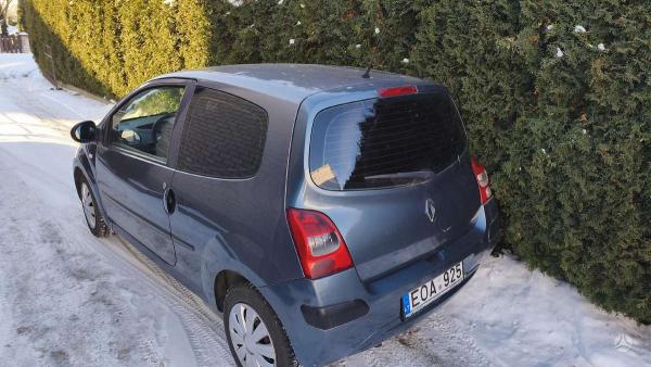 Pelēks Renault Twingo 2008 Vilkaviškis, ar dzinēja tilpumu 1.50 L un nobraukumu 152 tūkst. km par 1450 €, foto 3 vietnē AUTOMOTO.COM.LV