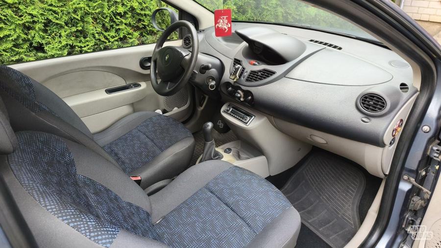 Pelēks Renault Twingo 2008 Vilkaviškis, ar dzinēja tilpumu 1.50 L un nobraukumu 152 tūkst. km par 1490 €, foto 7 vietnē AUTOMOTO.COM.LV