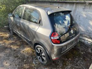 Grey Renault Twingo 2016 in Taurage, with an engine capacity of 1.00 L and mileage of 136 thousand km for 1500 €, photo  on AUTOMOTO.COM.LV