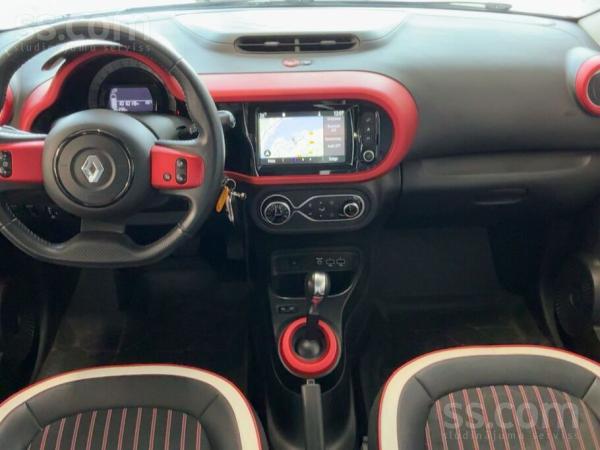 Grey Renault Twingo 2020 in Limbazi, with an engine capacity of 1.10 L and mileage of 101 thousand km for 11945 €, photo 9 on AUTOMOTO.COM.LV
