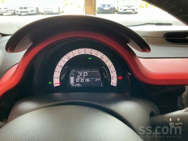 Grey Renault Twingo 2020 in Limbazi, with an engine capacity of 1.10 L and mileage of 101 thousand km for 11945 €, photo 10 on AUTOMOTO.COM.LV