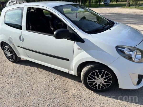 Balts Renault Twingo 2011 Kuldīga, ar dzinēja tilpumu 1.20 L un nobraukumu 266 tūkst. km par 1490 €, foto 2 vietnē AUTOMOTO.COM.LV