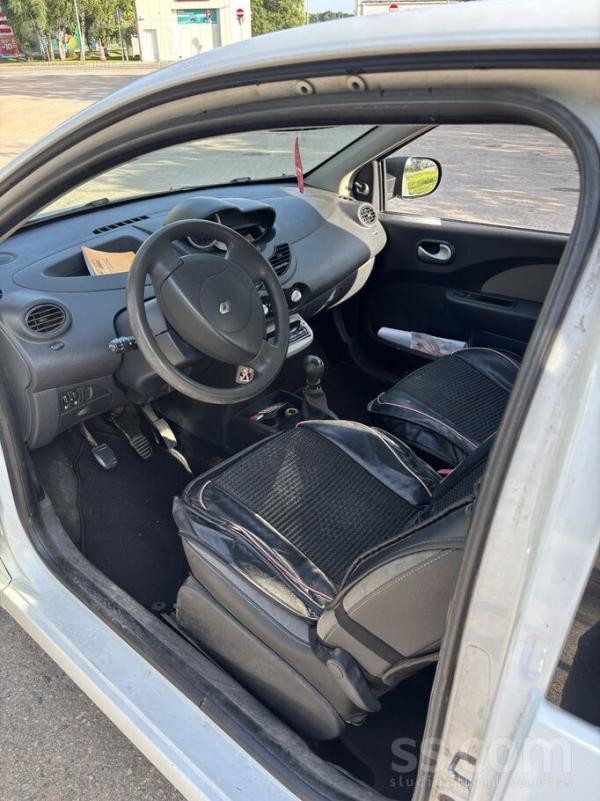 Balts Renault Twingo 2011 Kuldīga, ar dzinēja tilpumu 1.20 L un nobraukumu 266 tūkst. km par 1490 €, foto 5 vietnē AUTOMOTO.COM.LV