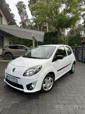 Balts Renault Twingo 2011 Jūrmala, ar dzinēja tilpumu 1.20 L un nobraukumu 277 tūkst. km par 1400 €, foto  vietnē AUTOMOTO.COM.LV