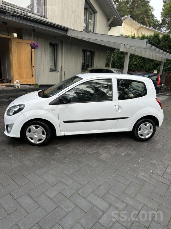 Balts Renault Twingo 2011 Jūrmala, ar dzinēja tilpumu 1.20 L un nobraukumu 277 tūkst. km par 1400 €, foto 3 vietnē AUTOMOTO.COM.LV