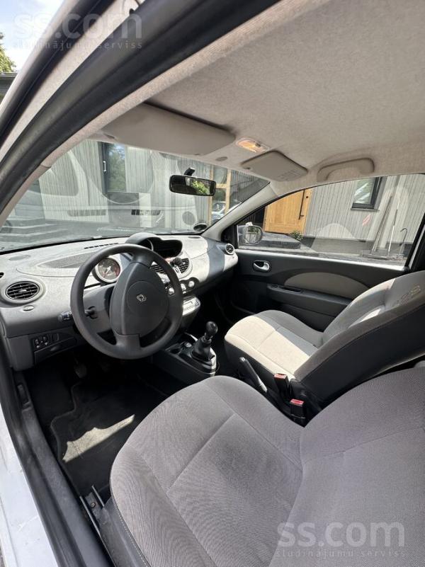 Balts Renault Twingo 2011 Jūrmala, ar dzinēja tilpumu 1.20 L un nobraukumu 277 tūkst. km par 1400 €, foto 5 vietnē AUTOMOTO.COM.LV
