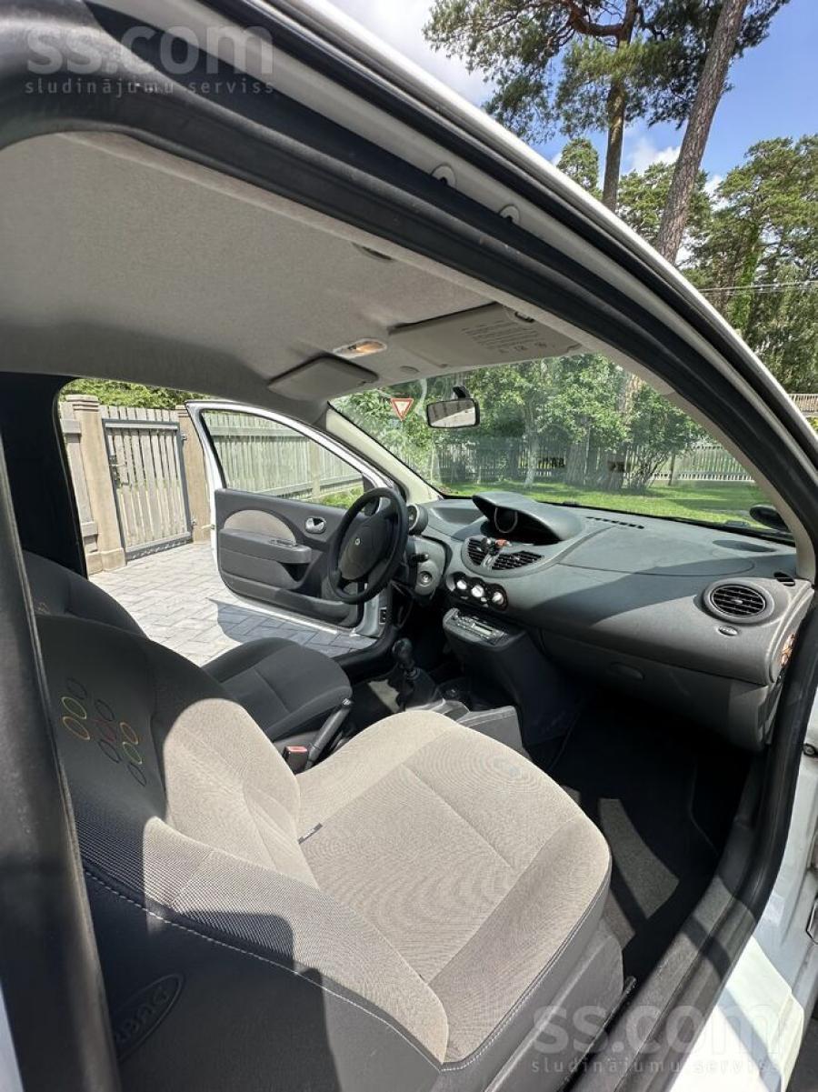 Balts Renault Twingo 2011 Jūrmala, ar dzinēja tilpumu 1.20 L un nobraukumu 277 tūkst. km par 1400 €, foto 9 vietnē AUTOMOTO.COM.LV