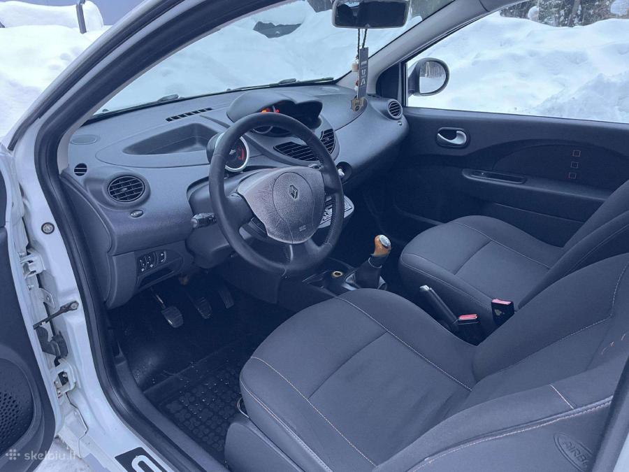 Balts Renault Twingo 2009 Telšiai, ar dzinēja tilpumu 1.50 L un nobraukumu 224 tūkst. km par 1050 €, foto 5 vietnē AUTOMOTO.COM.LV