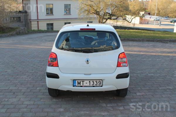 Balts Renault Twingo 2009 Saldus, ar dzinēja tilpumu 1.20 L un nobraukumu 206 tūkst. km par 1390 €, foto 5 vietnē AUTOMOTO.COM.LV