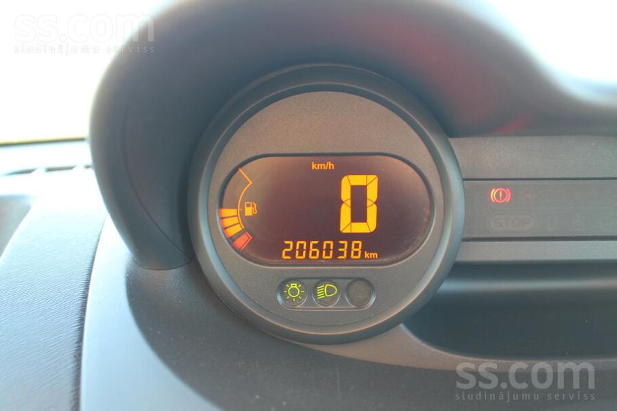 Balts Renault Twingo 2009 Saldus, ar dzinēja tilpumu 1.20 L un nobraukumu 206 tūkst. km par 1390 €, foto 13 vietnē AUTOMOTO.COM.LV