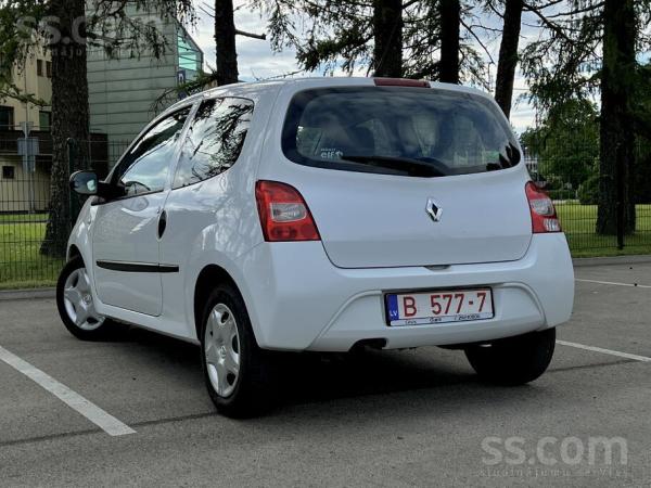Balts Renault Twingo 2011 Cēsis, ar dzinēja tilpumu 1.20 L un nobraukumu 241 tūkst. km par 2650 €, foto 2 vietnē AUTOMOTO.COM.LV