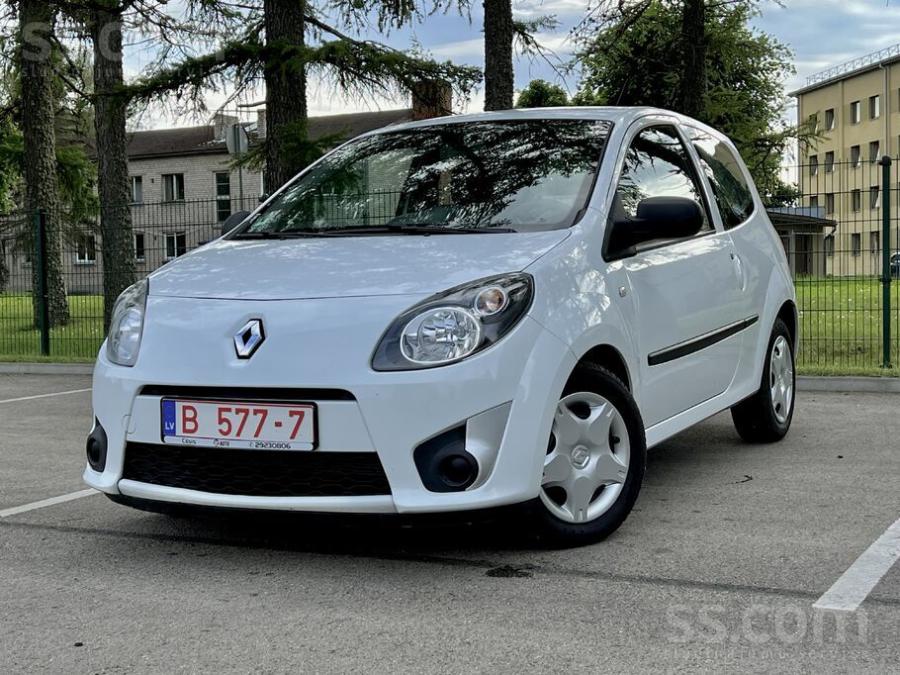 Balts Renault Twingo 2011 Cēsis, ar dzinēja tilpumu 1.20 L un nobraukumu 241 tūkst. km par 2650 €, foto 4 vietnē AUTOMOTO.COM.LV