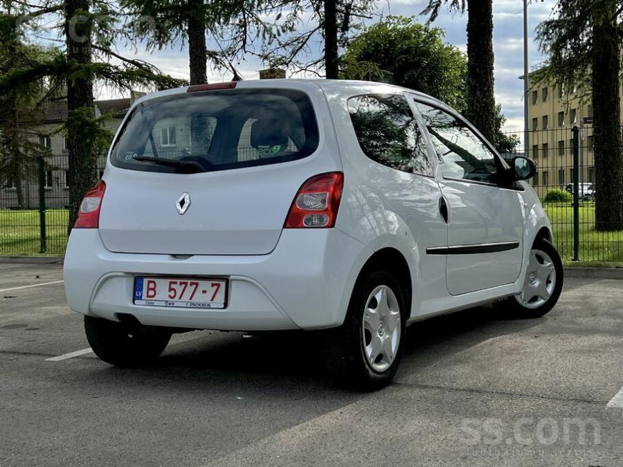 Balts Renault Twingo 2011 Cēsis, ar dzinēja tilpumu 1.20 L un nobraukumu 241 tūkst. km par 2650 €, foto 5 vietnē AUTOMOTO.COM.LV