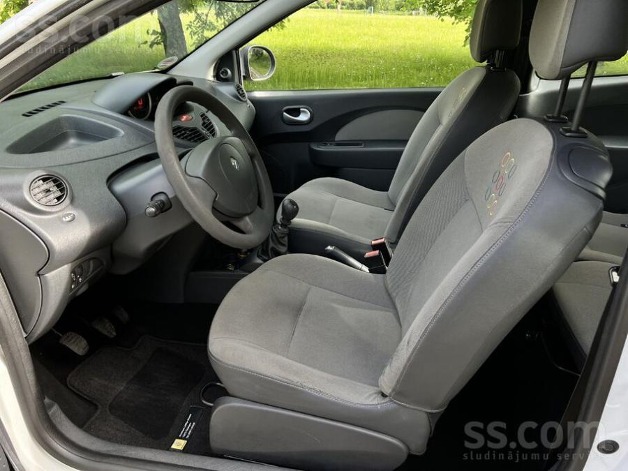 Balts Renault Twingo 2011 Cēsis, ar dzinēja tilpumu 1.20 L un nobraukumu 241 tūkst. km par 2650 €, foto 9 vietnē AUTOMOTO.COM.LV