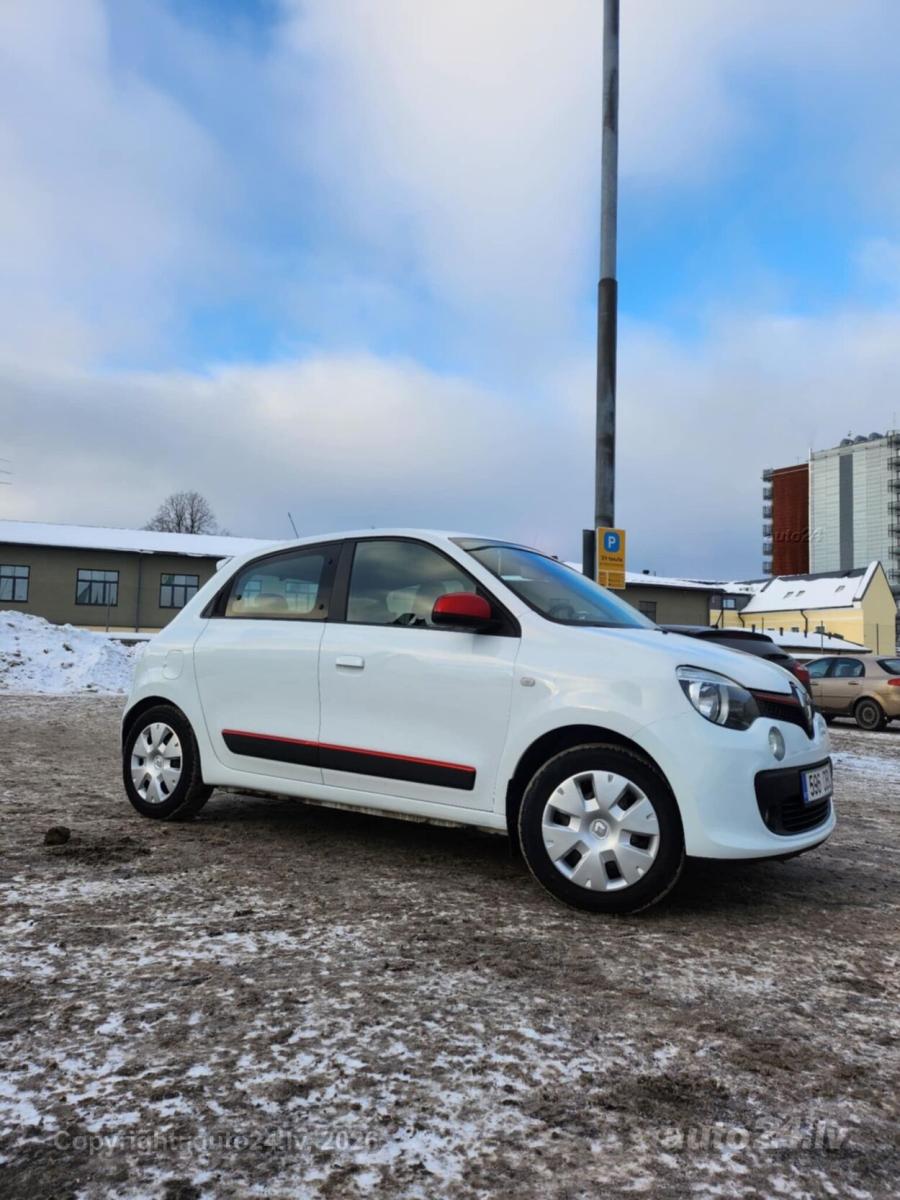 Balts Renault Twingo 2015 Tallina, ar dzinēja tilpumu 1.00 L un nobraukumu 128 tūkst. km par 3200 €, foto 2 vietnē AUTOMOTO.COM.LV