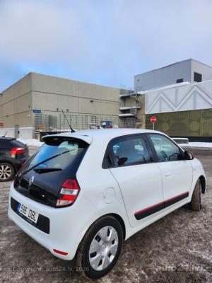 Balts Renault Twingo 2015 Tallina, ar dzinēja tilpumu 1.00 L un nobraukumu 128 tūkst. km par 3200 €, foto 5 vietnē AUTOMOTO.COM.LV
