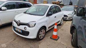 White Renault Twingo 2016 in Vilnius, with an engine capacity of 1.00 L and mileage of 57 thousand km for 4950 €, photo  on AUTOMOTO.COM.LV