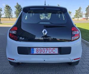 White Renault Twingo 2019 in Panevezys, with an engine capacity of 1.00 L and mileage of 97 thousand km for 3999 €, photo 5 on AUTOMOTO.COM.LV