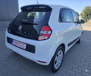 White Renault Twingo 2019 in Panevezys, with an engine capacity of 1.00 L and mileage of 97 thousand km for 3999 €, photo 6 on AUTOMOTO.COM.LV