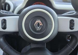 White Renault Twingo 2019 in Panevezys, with an engine capacity of 1.00 L and mileage of 97 thousand km for 3999 €, photo 17 on AUTOMOTO.COM.LV