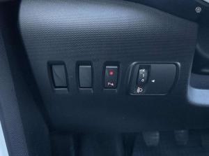 White Renault Twingo 2019 in Panevezys, with an engine capacity of 1.00 L and mileage of 97 thousand km for 3999 €, photo 21 on AUTOMOTO.COM.LV