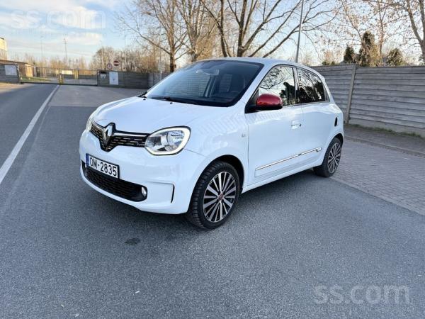 White Renault Twingo 2020 in Jelgava, with an engine capacity of 0.90 L and mileage of 0 thousand km for 8700 €, photo 1 on AUTOMOTO.COM.LV