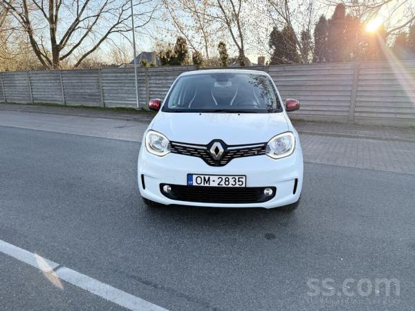 White Renault Twingo 2020 in Jelgava, with an engine capacity of 0.90 L and mileage of 0 thousand km for 8700 €, photo 8 on AUTOMOTO.COM.LV
