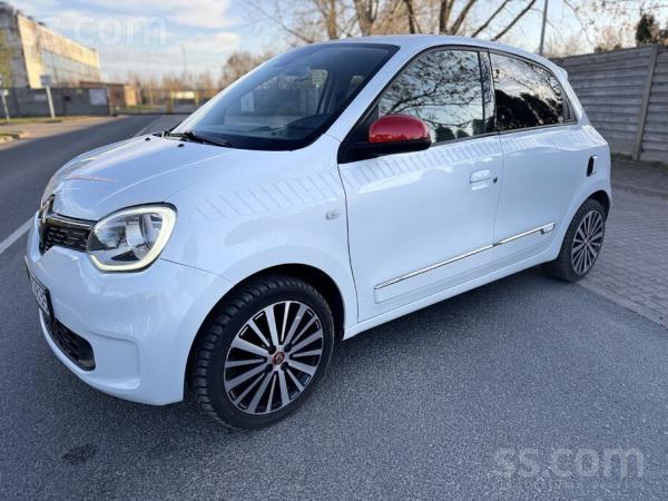 White Renault Twingo 2020 in Jelgava, with an engine capacity of 0.90 L and mileage of 0 thousand km for 8700 €, photo 9 on AUTOMOTO.COM.LV
