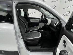White Renault Twingo 2022 in Vilnius, with an engine capacity of 0.00 L and mileage of 26 thousand km for 9900 €, photo 5 on AUTOMOTO.COM.LV