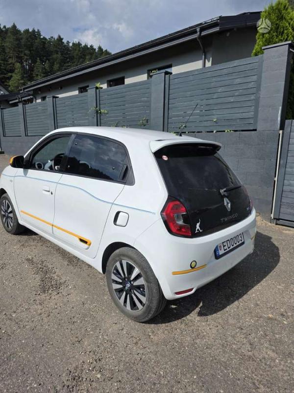 Balts Renault Twingo 2022 Viļņa, ar dzinēja tilpumu 0.00 L un nobraukumu 31 tūkst. km par 7500 €, foto 3 vietnē AUTOMOTO.COM.LV