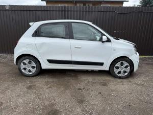 White Renault Twingo 2022 in Kaunas, with an engine capacity of 0.00 L and mileage of 35 thousand km for 5200 €, photo 3 on AUTOMOTO.COM.LV