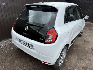 White Renault Twingo 2022 in Kaunas, with an engine capacity of 0.00 L and mileage of 35 thousand km for 5200 €, photo 4 on AUTOMOTO.COM.LV